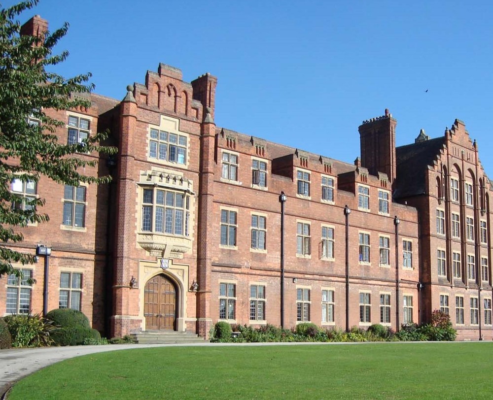 High School Scholarships | Bakala Foundation